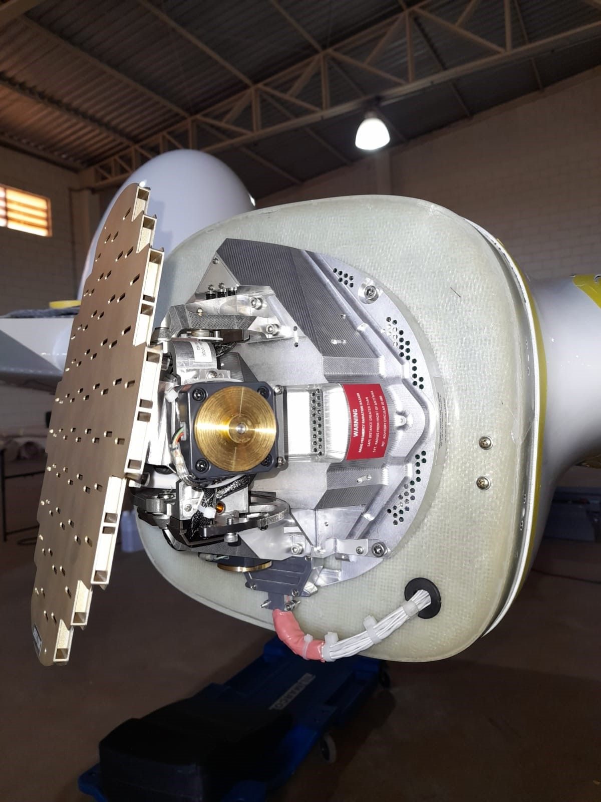 JAZZ Engenharia Aeronáutica | Radome para Bonanza – Instalação com radar